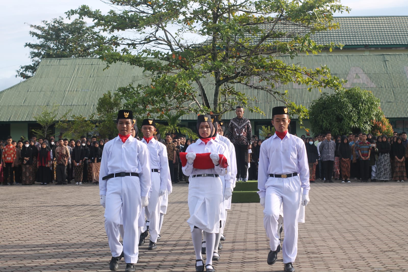 Sumpah Pemuda 28 Oktober 2022, Pakaian Pemuda SMA Kartika I-5 Padang ...